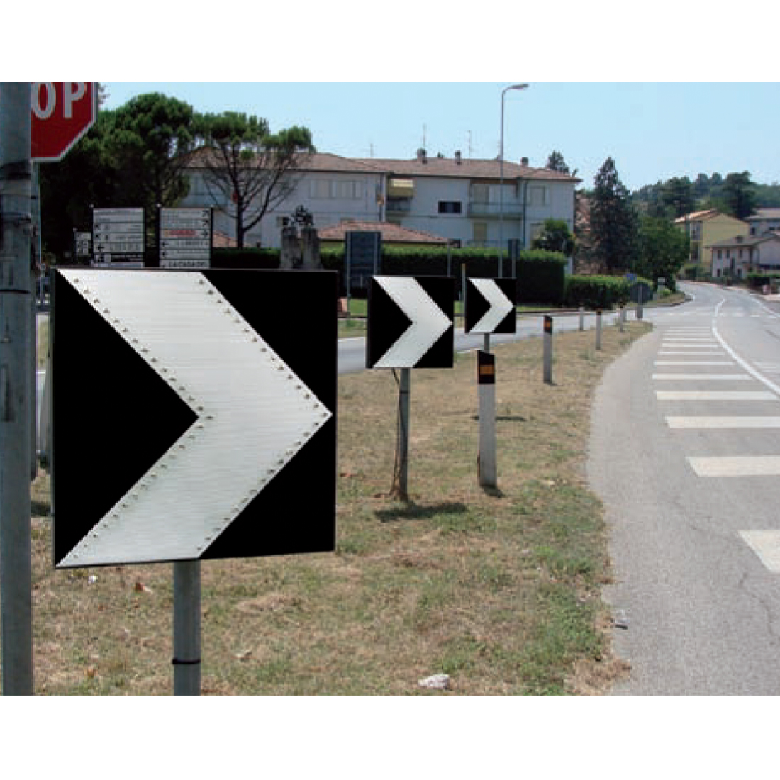 Delineatore modulare di curva sequenziale a led - Visual - Figura II 468